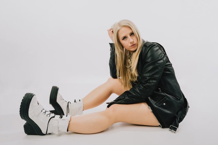 Gold Steps Shares Stunning New single + Video “Missing Out” | The Whole ...
