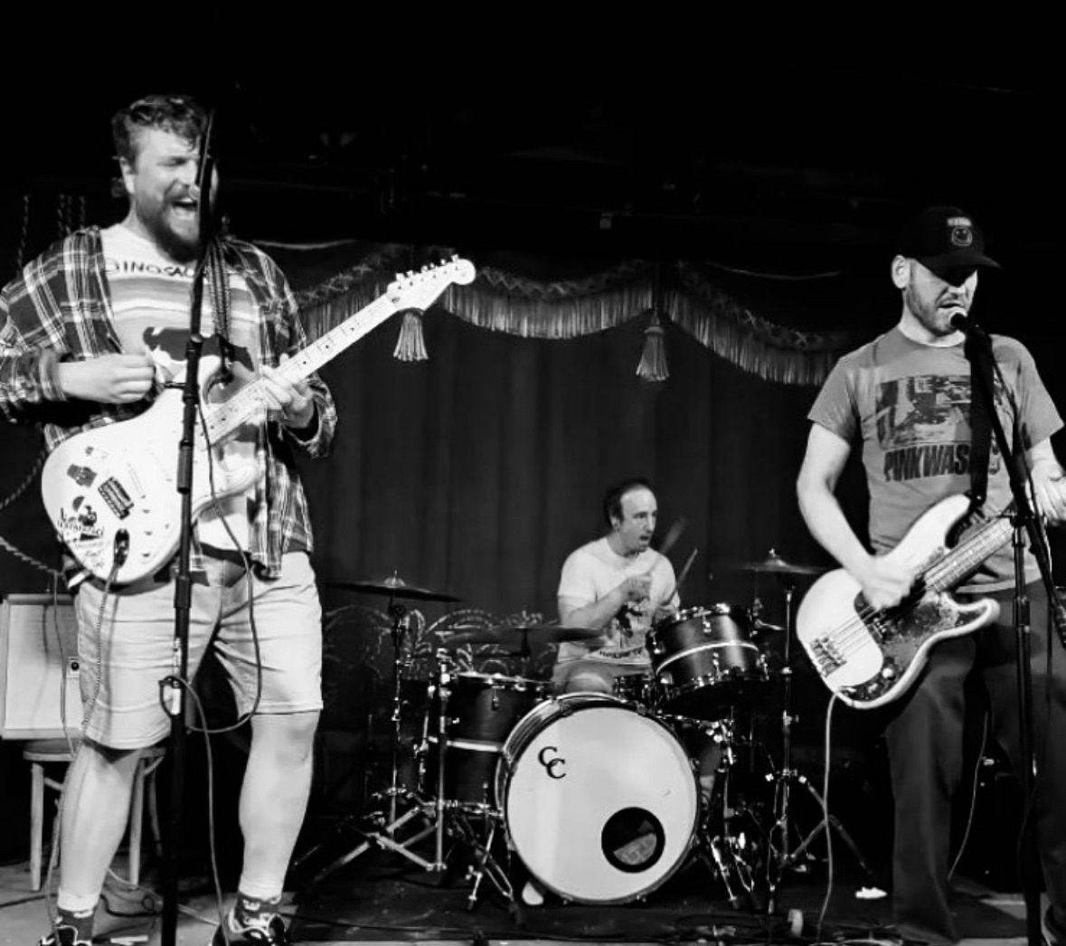 Hedge Delivers A Beautifully Loud ,Sonically and Melodically Pleasing ...